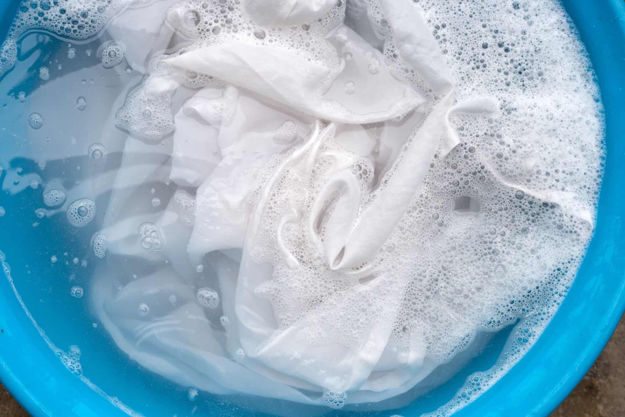 How To Whiten Clothes With Bleach - Naturally!